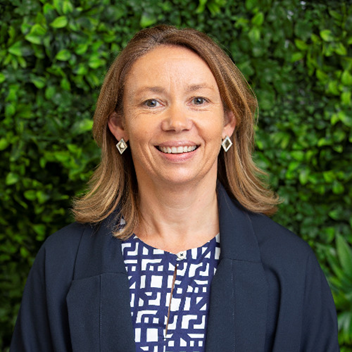 Angela Elliott's Instagram, Twitter & Facebook on IDCrawl