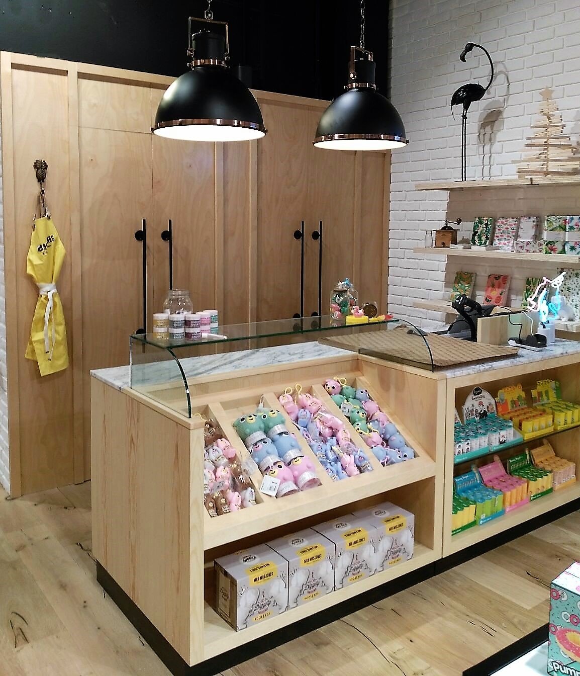 Hello! - Global Custom Retail